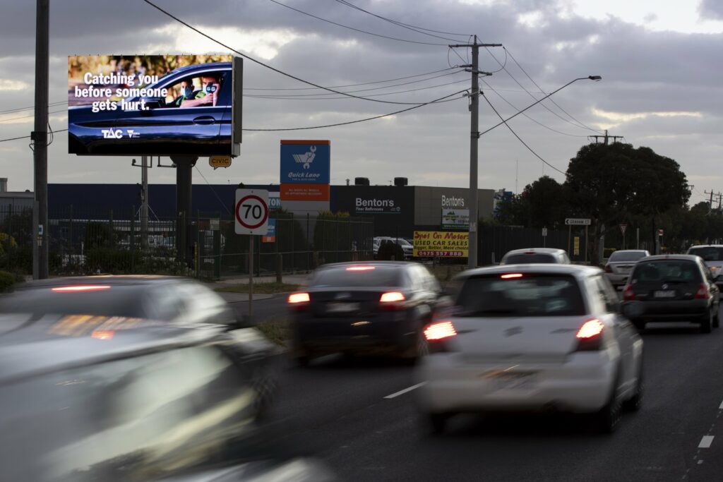 DIGITAL SIGNS - Visual Technologies